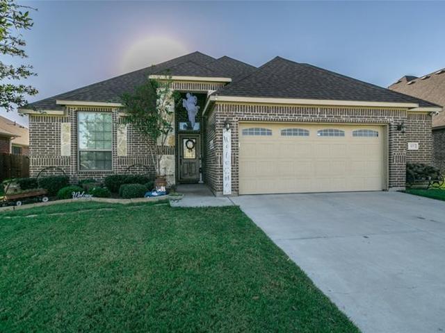 905 Cloudlock Dr, Saginaw, TX 76179