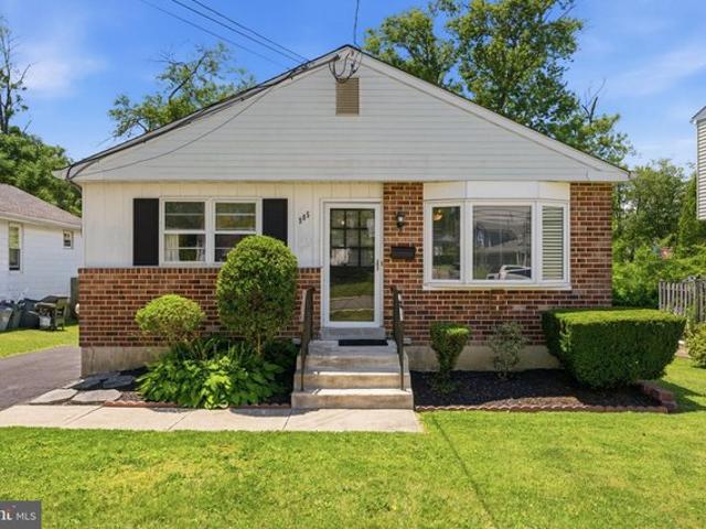 905 Amosland Rd, Morton, PA 19070