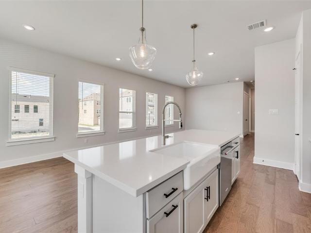 905 Ash Road