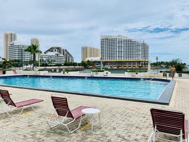 905 Brickell Bay Dr #1523, Miami, FL 33131