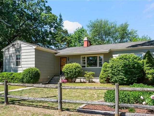905 Bullocks Point Ave, East Providence, RI 02915