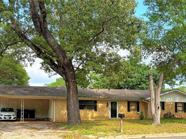 905 Bunny Rabbit Rd, Athens, TX 75751