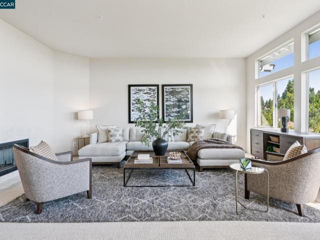 905 Dana Highlands Ct