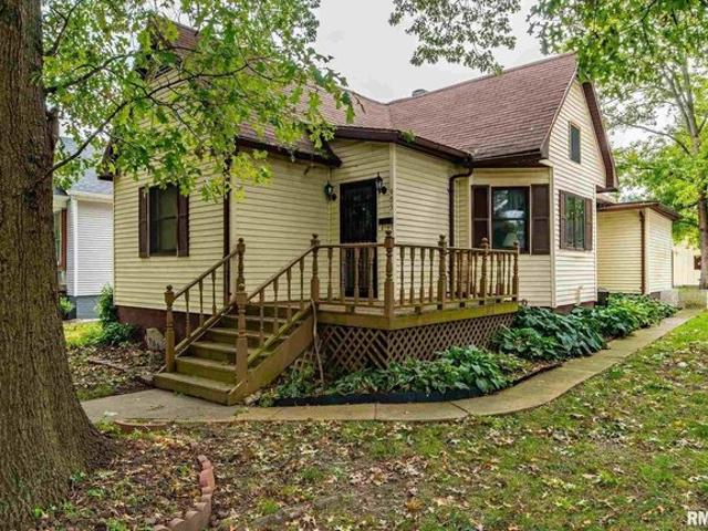905 Decatur St, Lincoln, IL 62656