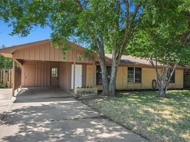 905 Dellwood St, Bryan, TX 77802