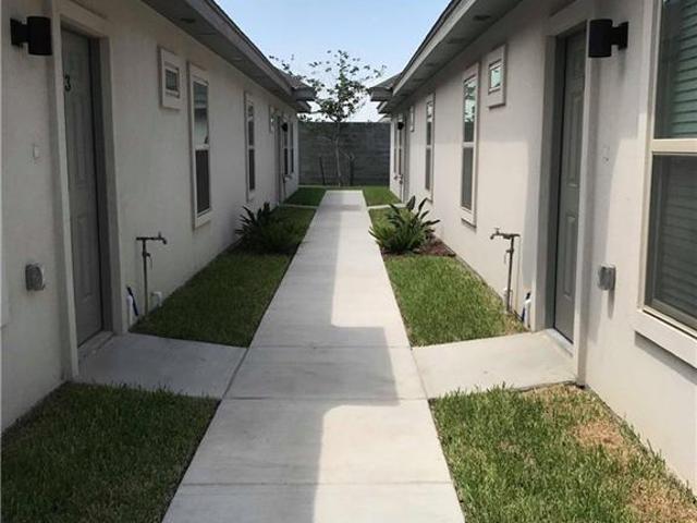 905 E La Cantera Avenue 1