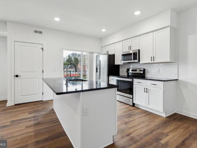 905 Forest Lane # 205