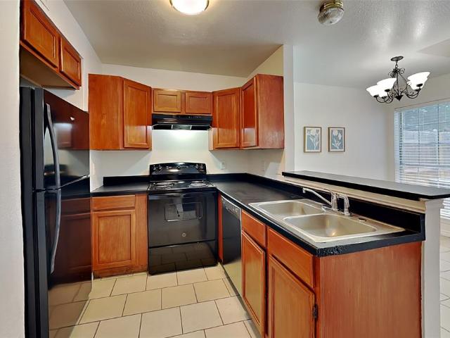 905 Fairbanks Circle