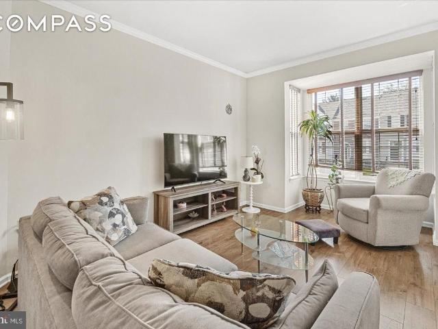 905 Halleck Dr, Frederick, MD