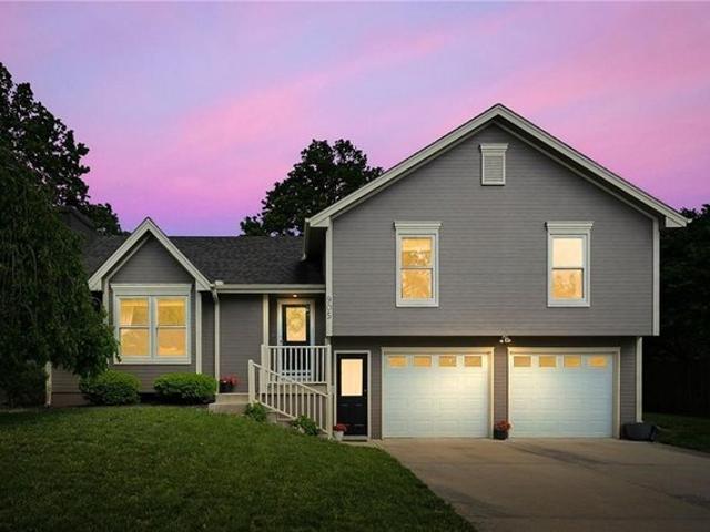 905 Oak Rdg, Kearney, MO 64060