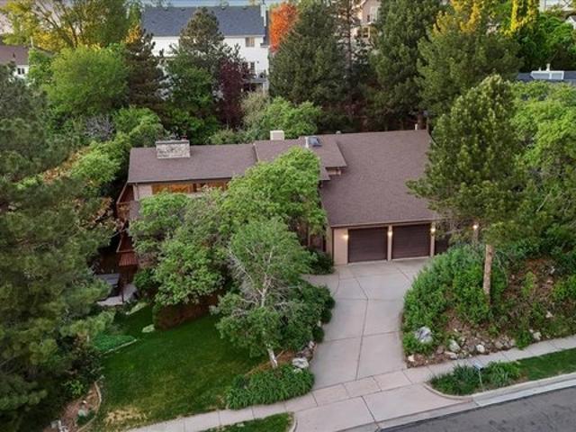 905 Oakridge Dr, Farmington, UT 84025