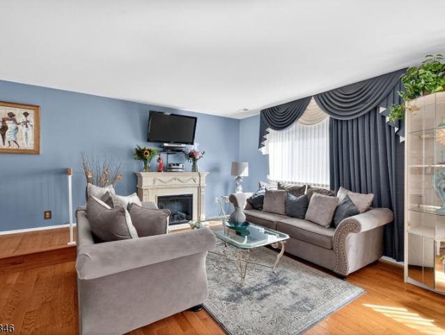 905 Madaline Dr
