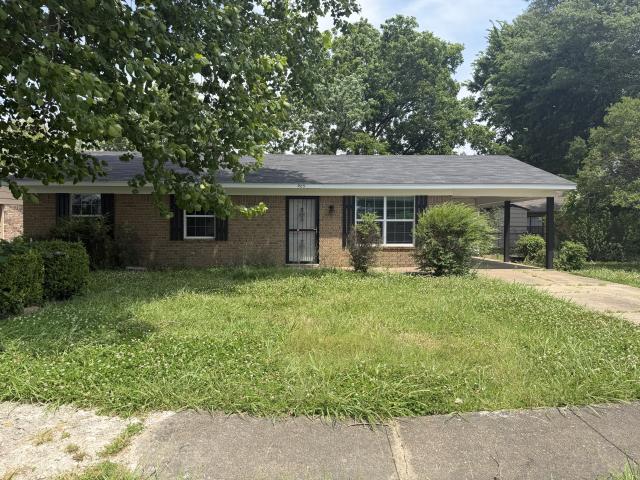 905 Maple Dr, 4 beds, 2 full baths