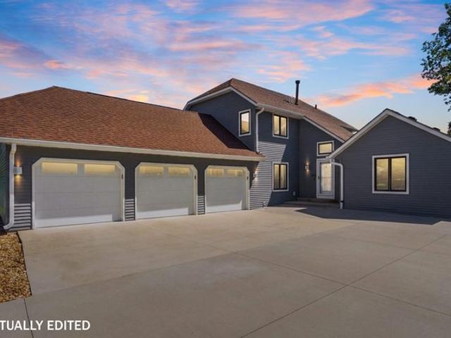 905 Nancy Rd, Waterloo, IA 50701