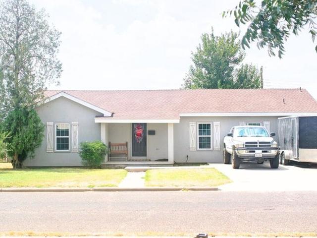 905 NW 1st St, Andrews, TX 79714