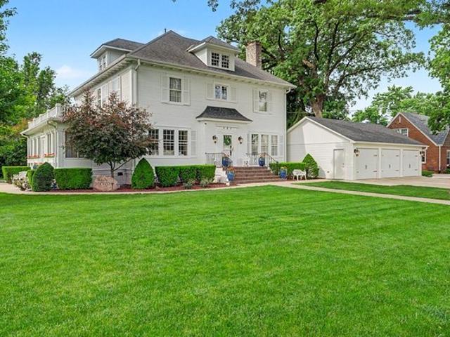 905 S 6th Ave W, Newton, IA 50208