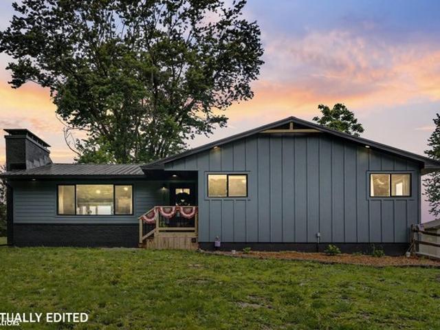 905 S Briarwood Ln, Mount Pleasant, IA 52641