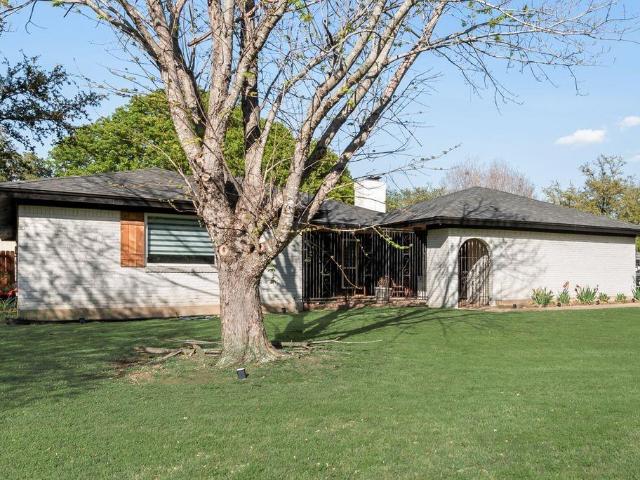 905 S Colonial Dr, Cleburne, TX 76033 | MLS #21224 | Compass