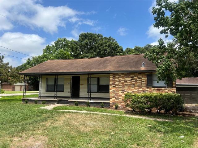 905 South Shanks St, 3 beds, 2 full baths