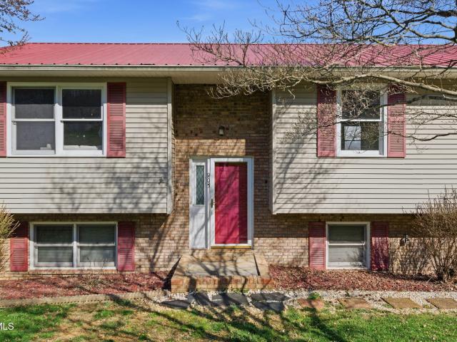 905 South Sherbrooke Drive