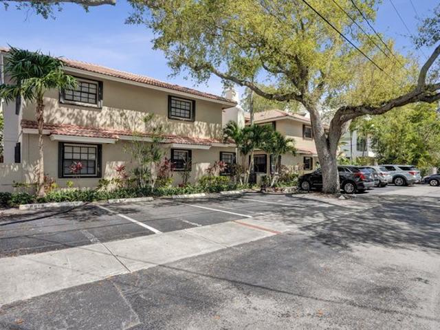 905 SE 12th Ct Apt 16, Fort Lauderdale, FL 33316