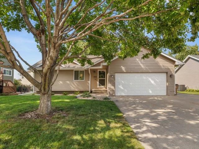 905 SE Dolan Dr, Grimes, IA 50111