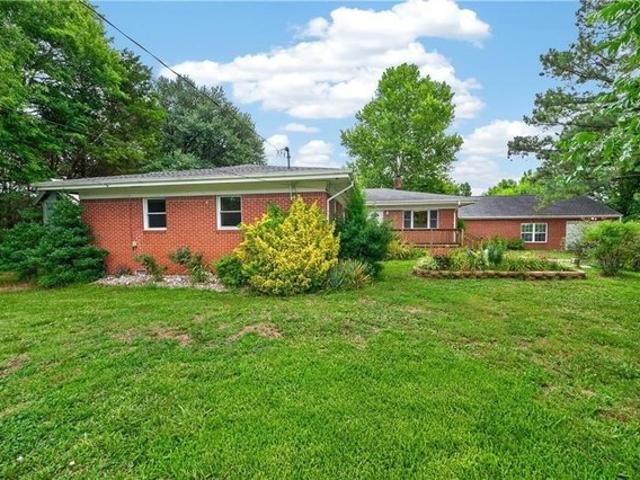 905 Shillelagh Rd, Chesapeake, VA 23323