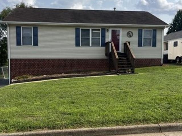 905 Stokes Dr, Roanoke, VA 24019