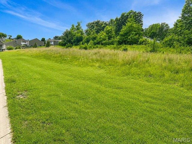 905 Sunset Ln, New Haven, MO 63068