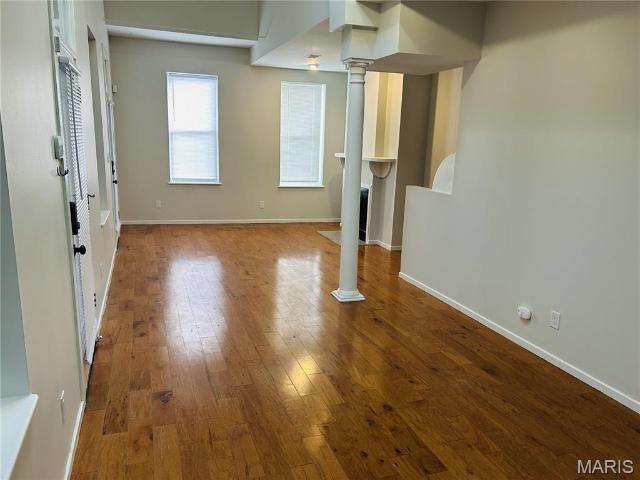 905 Park Ave, St. Louis, MO 63104 | Compass