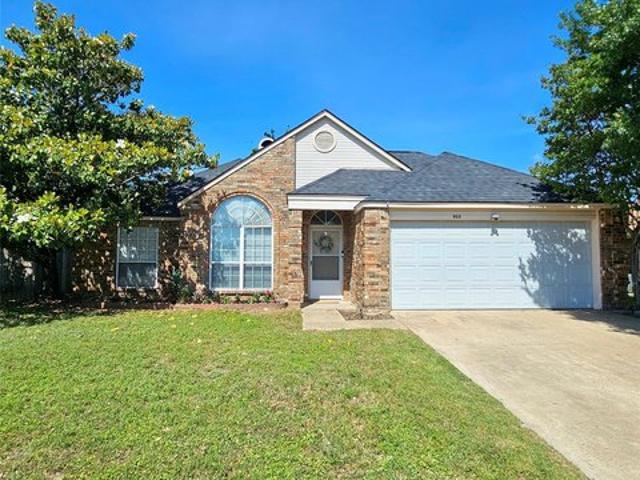 905 Park Place Blvd, Midlothian, TX 76065