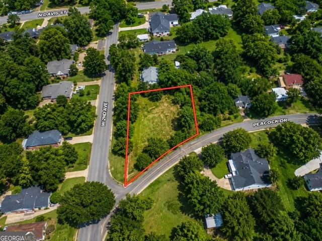 905 Peacock Dr, Albany, GA 31701