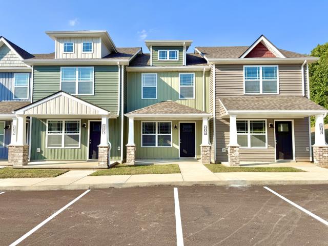 905 Peaceful Pl