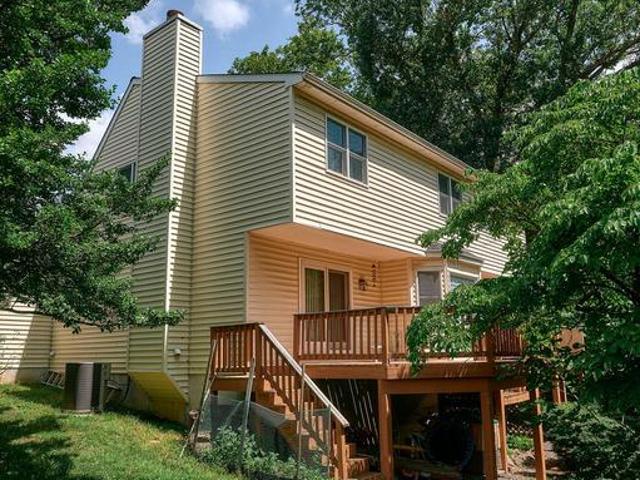 905 Pebble Lane
