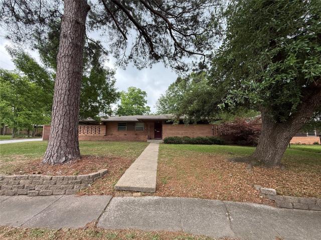 905 Persimmon Avenue