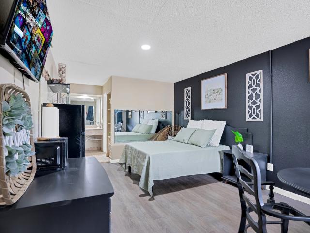 905 Providence Blvd # 124