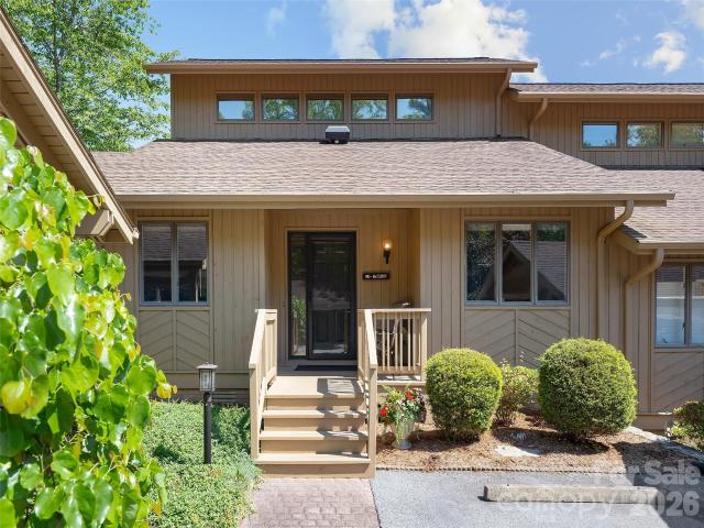 905 Red Oak Drive