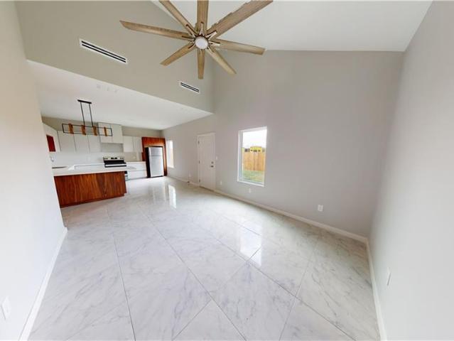 905 W 8th Street