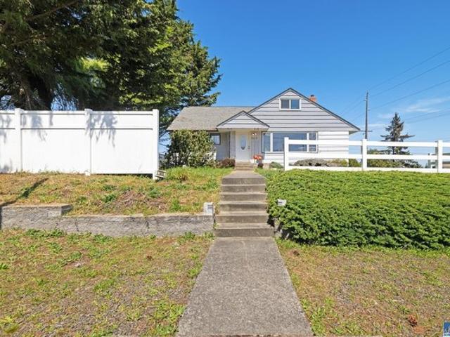 905 W 11th St, Port Angeles, WA 98363
