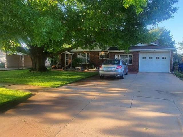 905 W 30th St S, Wichita, KS 67217