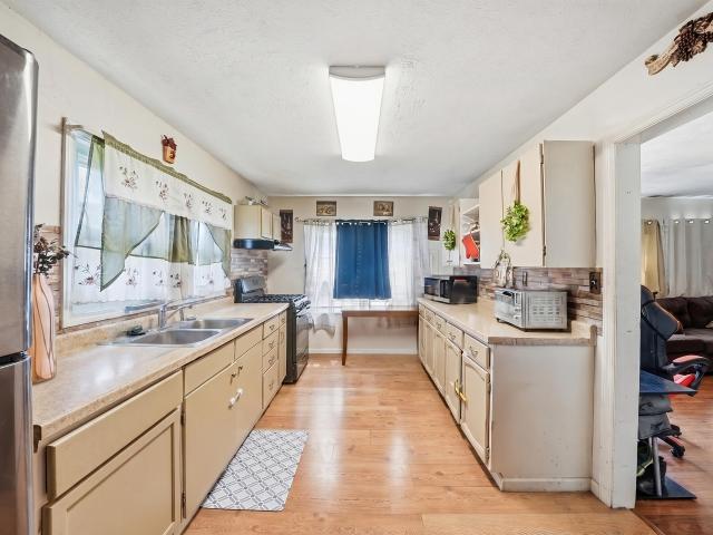 905 W 38th Avenue