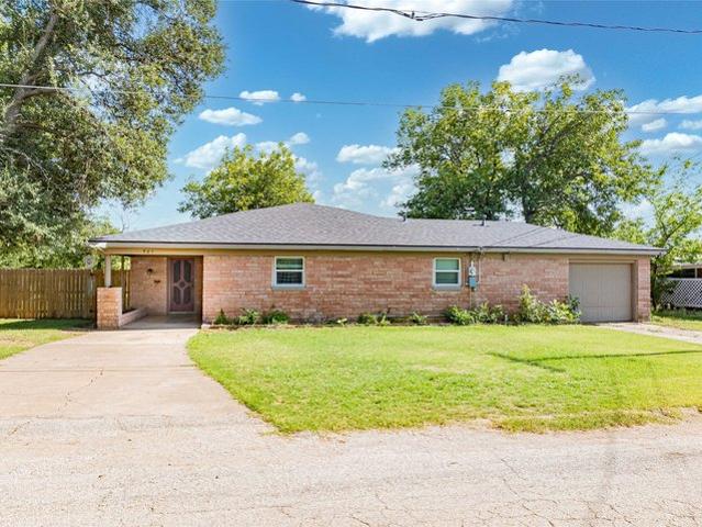 905 W Dyer St, Breckenridge, TX 76424