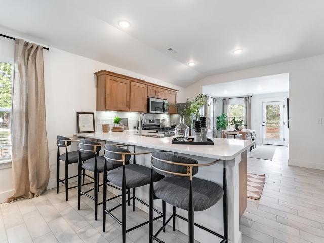 905 W Pebblebrooke Drive