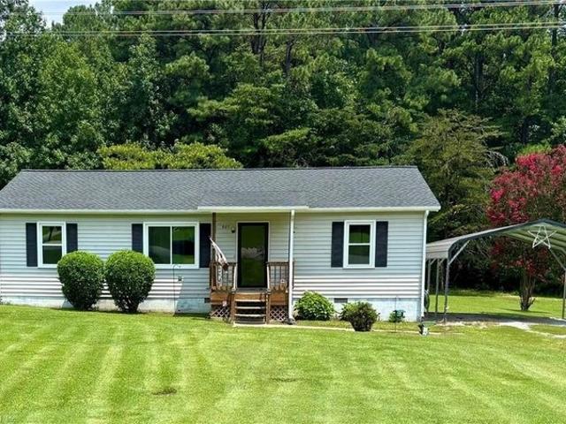 905 Woodland Dr, South Hill, VA 23970