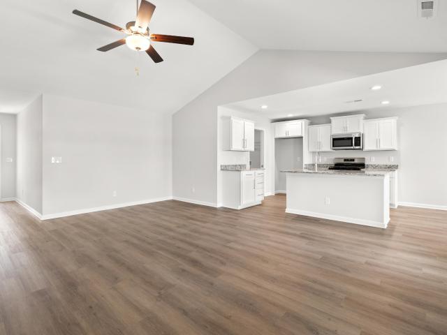 905 Woodside Dr