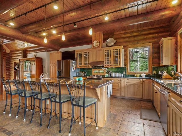 905 Whispering Pines Circle