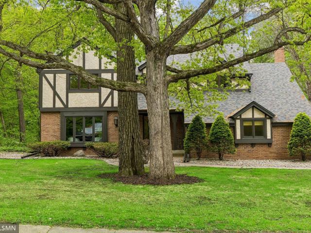 905 Windemere Curve