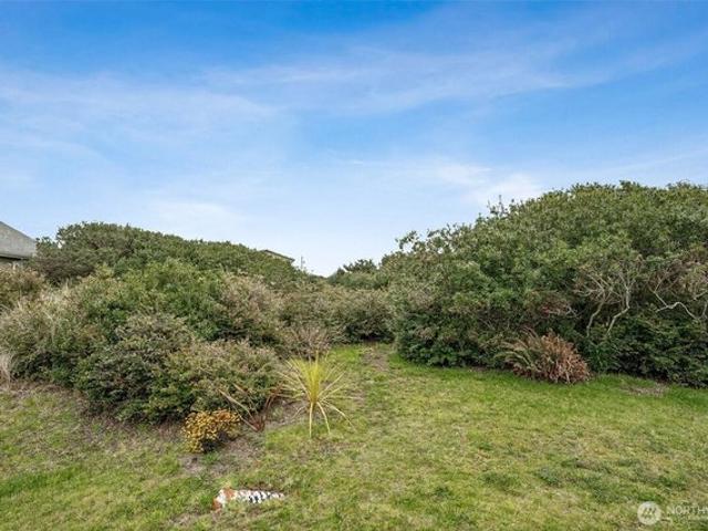 905 Tall Ships Ct SW, Ocean Shores, WA 98569