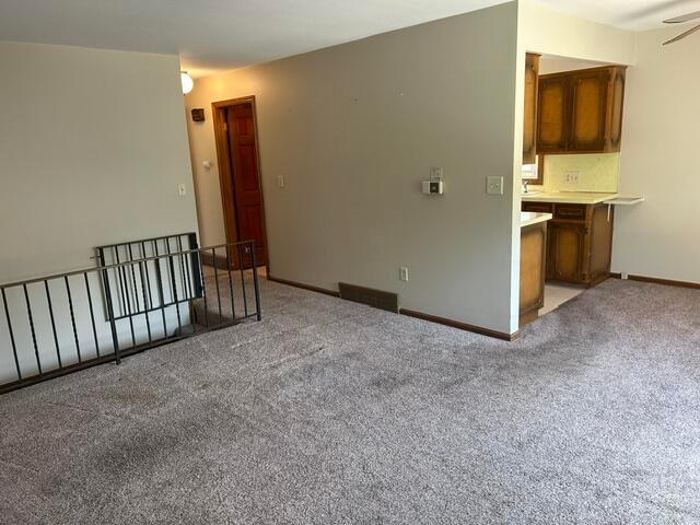 905 Village Lane
