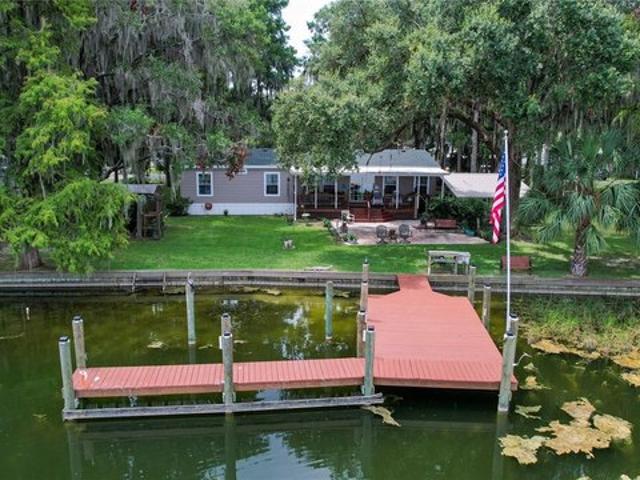 9065 W Lakeview Ct, Crystal River, FL 34428